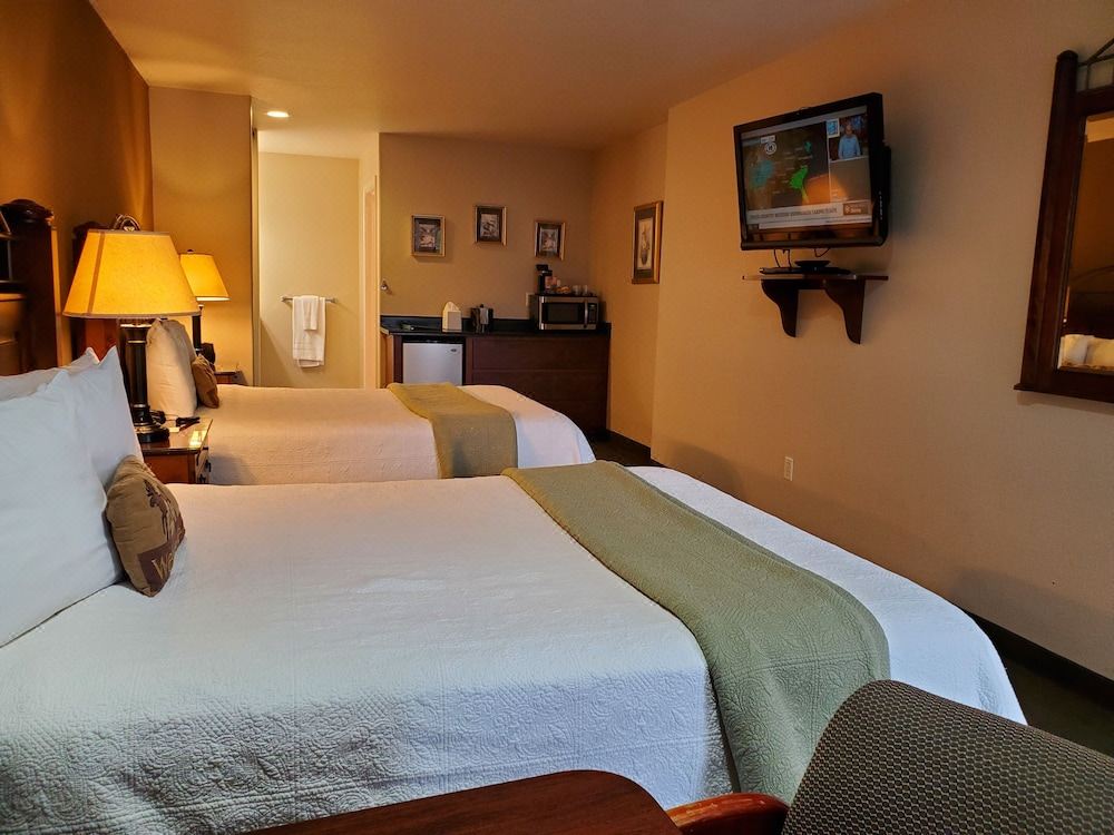 Redwood Hyperion Suites - Rogue River, OR