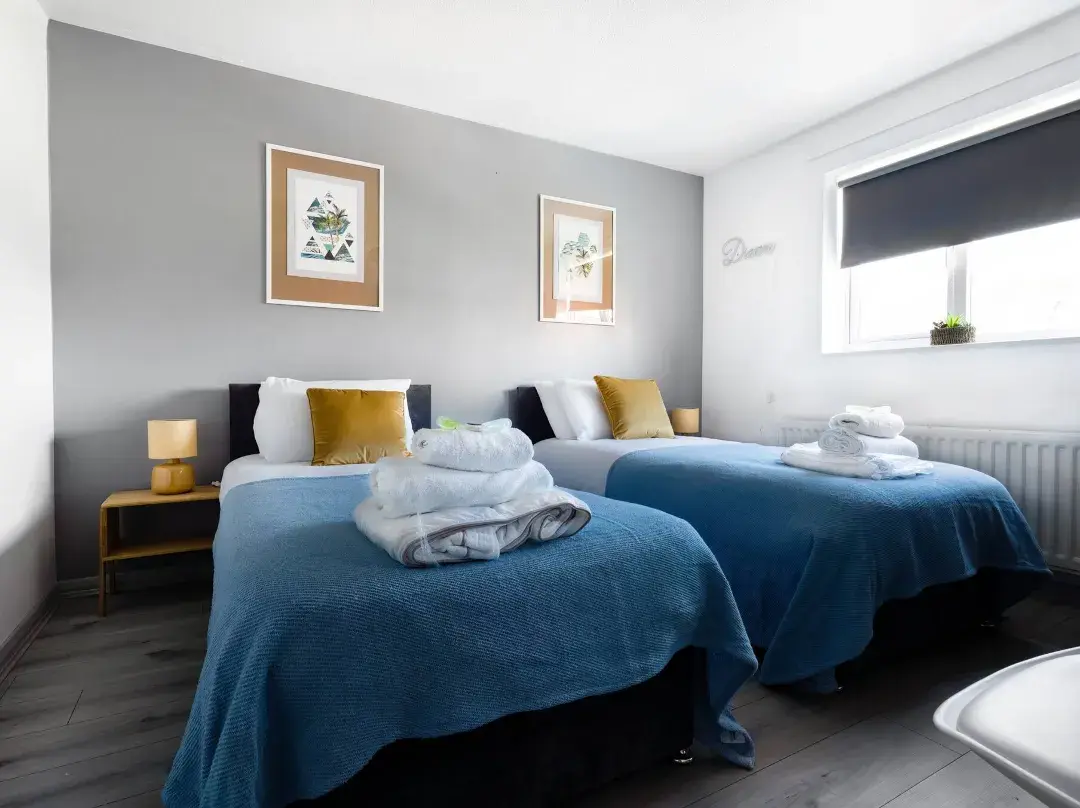 Get Away Home With Hot Tub Sleeps 7 - Brighton and Hove