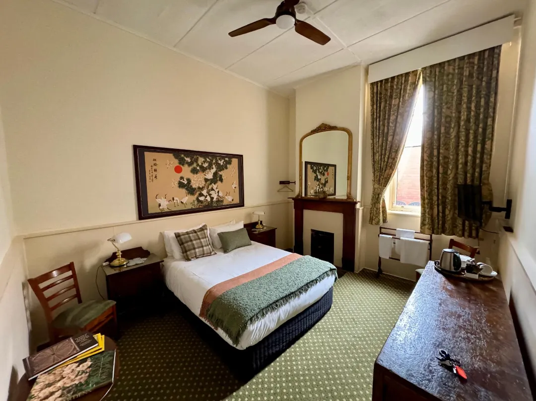 American Hotel Creswick - Ballarat