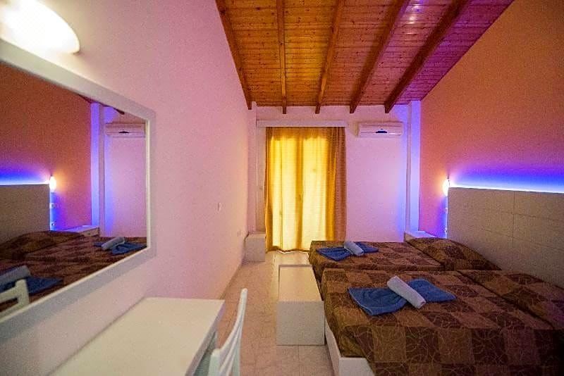 Silver Beach Hotel And Annexe Apartments