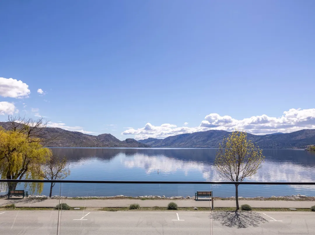 Okanagan Gem Avec Vue Sur Les Photos - Peachland