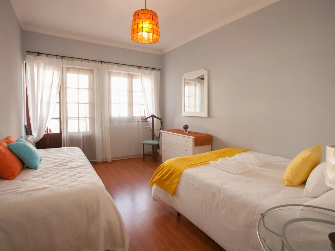 Ericeira Chill Hill Hostel & Private Rooms - Peach Garden - Ericeira