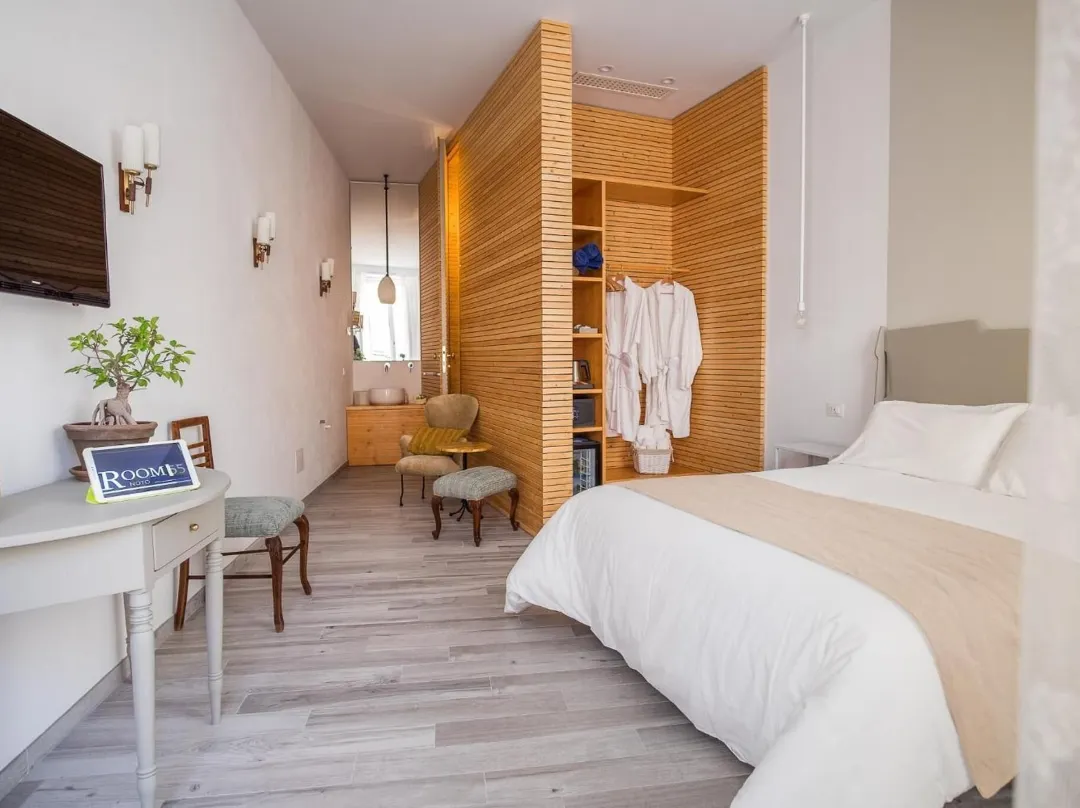 Room 55 - Noto