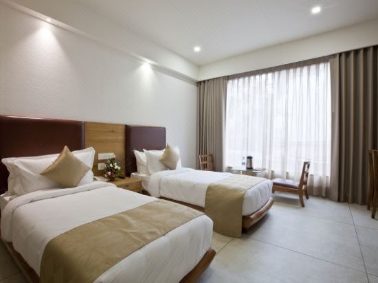 Hotel Rezaas - Ahmedabad