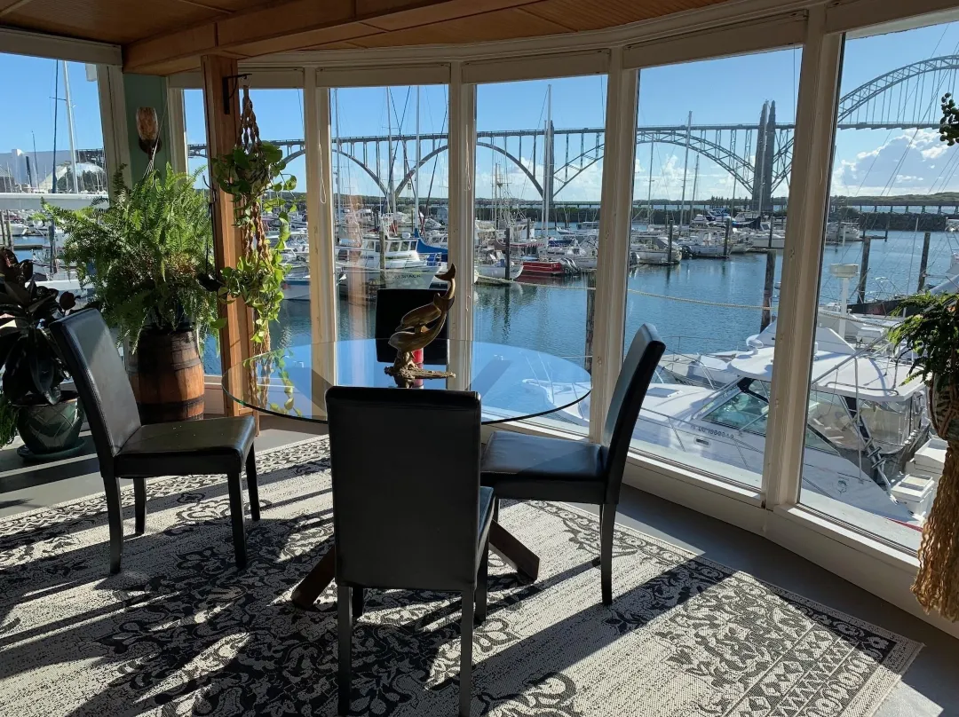 The Newport Belle - Newport, OR