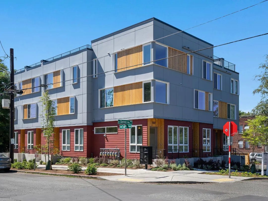 Rooftop Patio With Stunning City Views - Stylish Urban Haven - Seattle