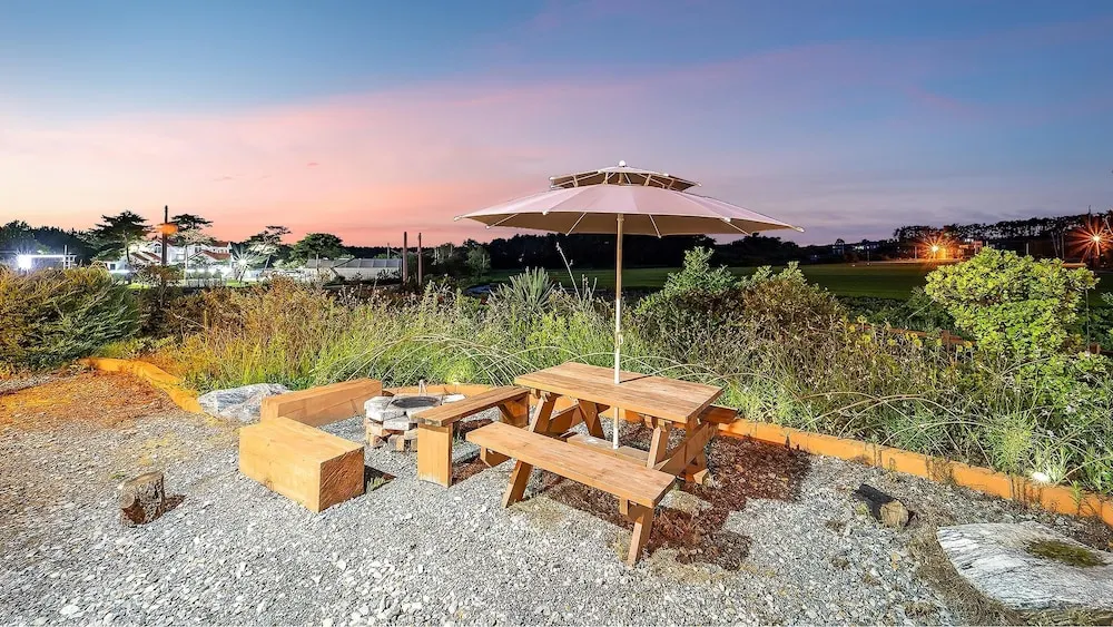 Taean Todamgil Pension - Incheon