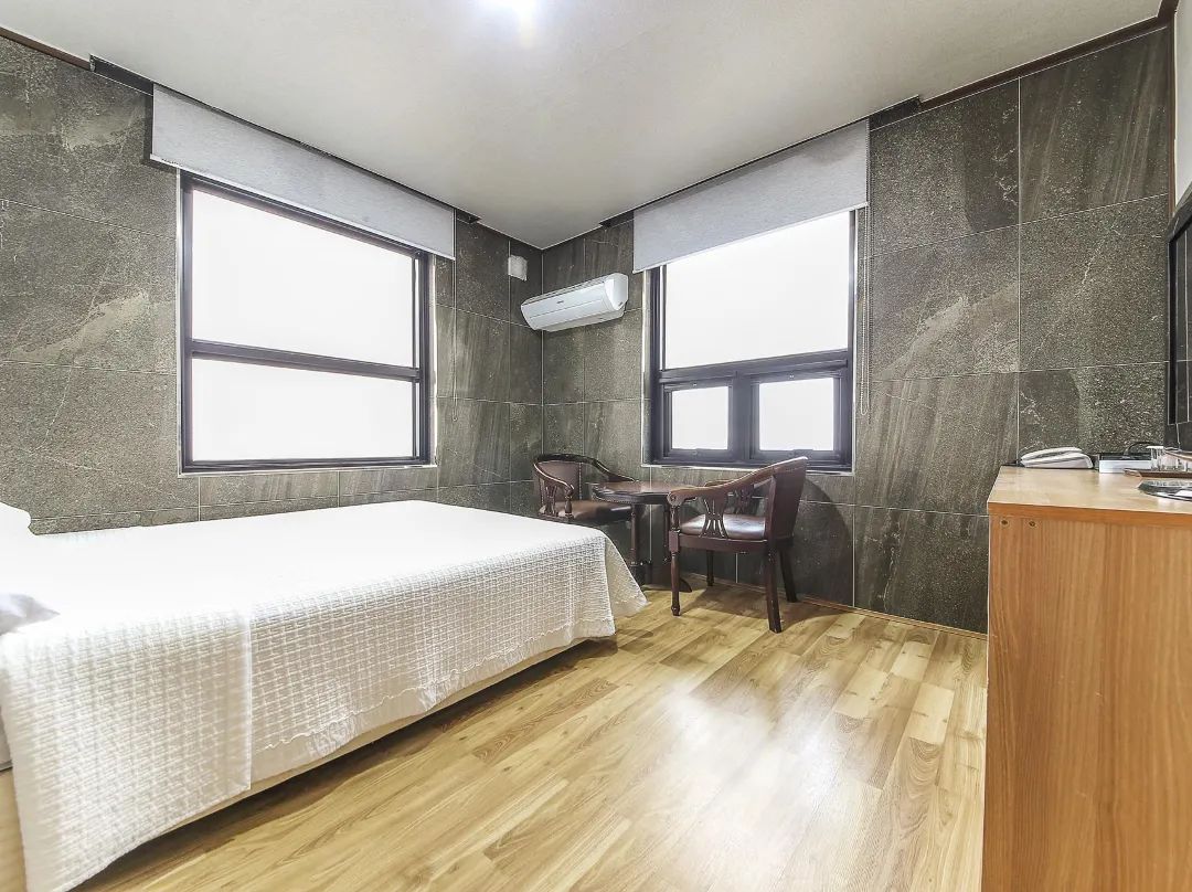 Seogwipo Shinsegye Hotel - Jeju-do