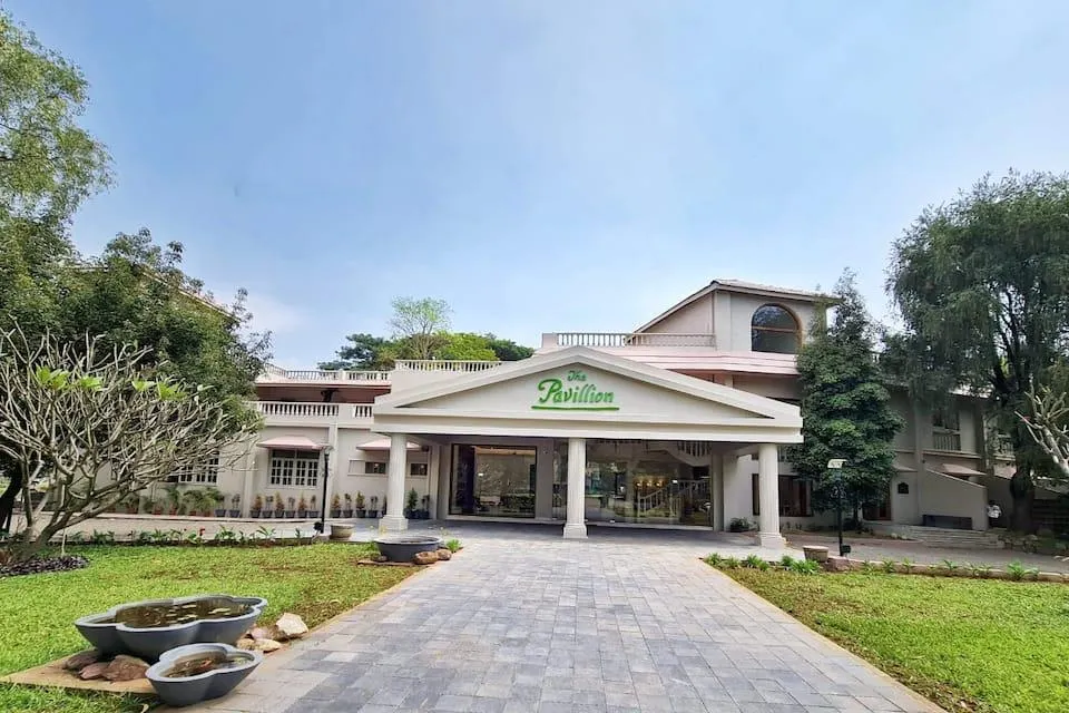 The Pavillion Hotel - 戈爾哈布爾