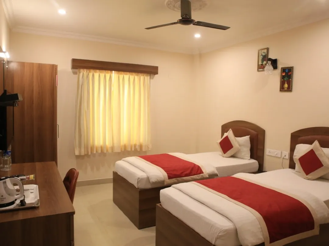 Hotel Kumud Plaza - 布巴尼斯瓦爾