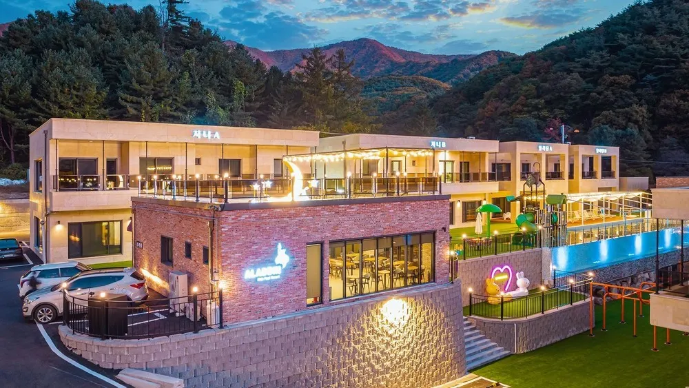 Gapyeong Thealadin Kids Poolvilla - Gapyeong-gun