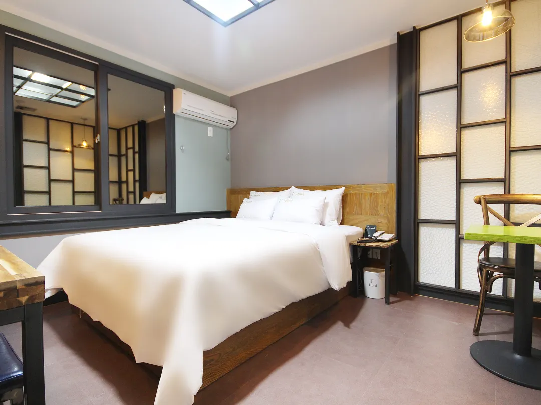 Yeosu 1st Avenue Hotel - Yeosu-si