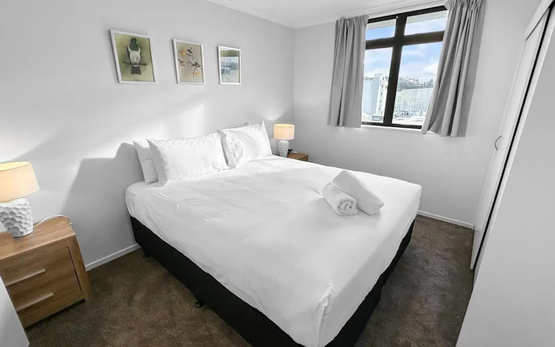 Cozy 2-bedroom Retreat Steps From Sky Tower - Auckland