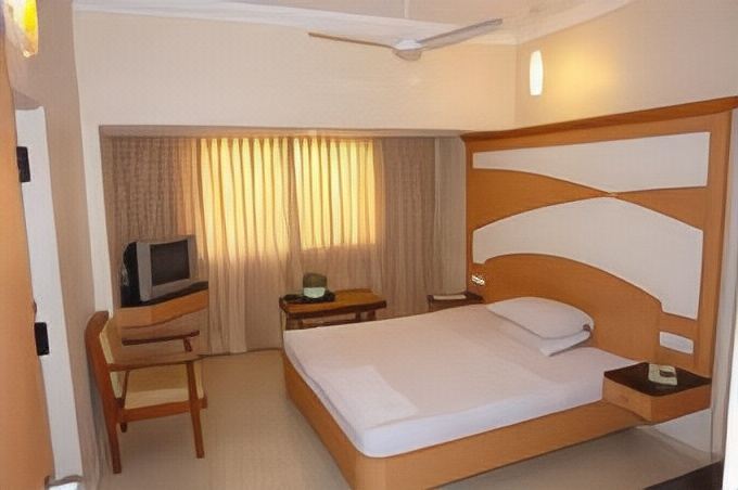 Hotel Sree Murugan - 孔巴托