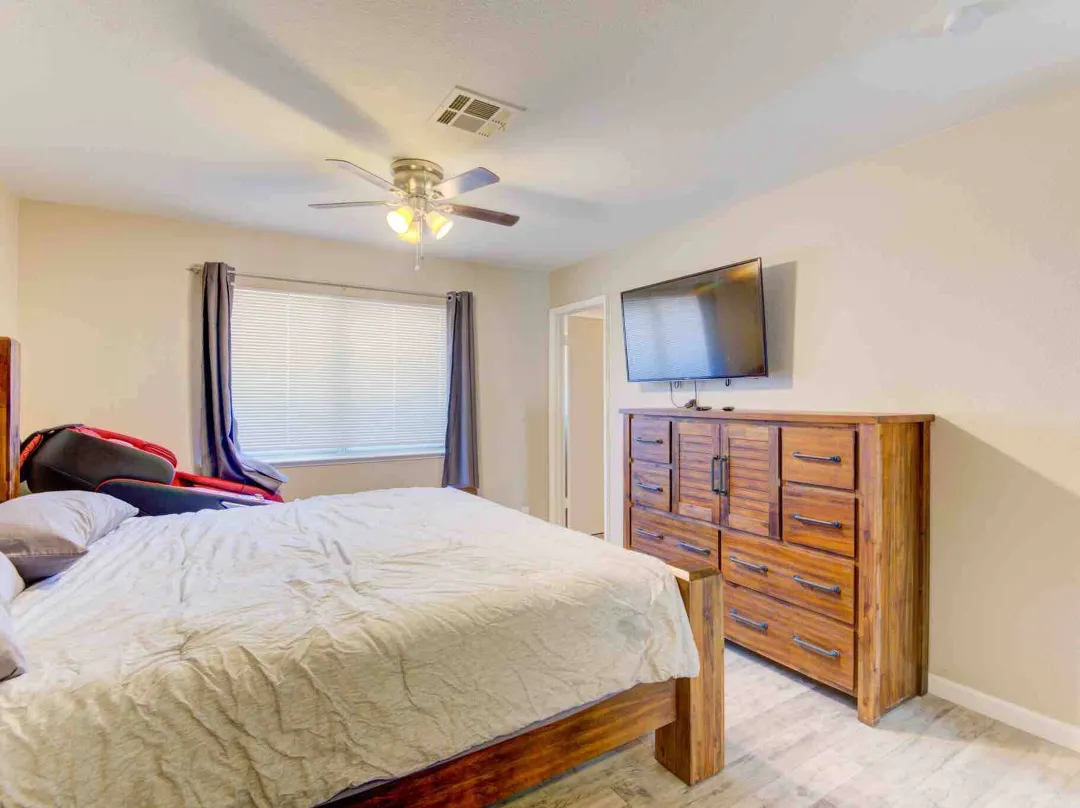 Special Sale! King Bed! Ev Charger! Rain Shower! - Las Vegas, NV