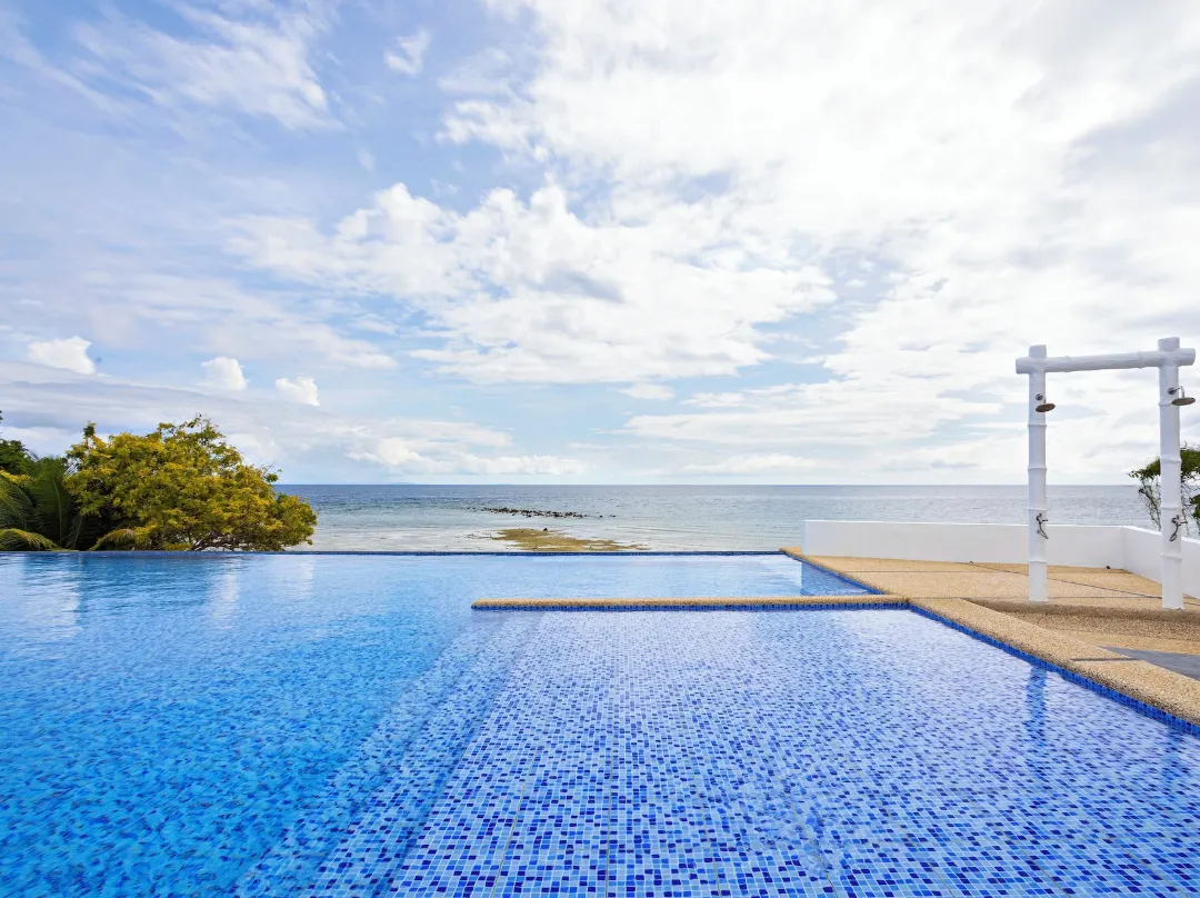 Dive Spot Asia & Brumini Beach Resort - Oslob