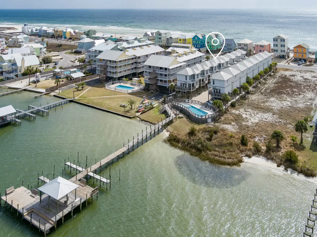 Waterfront Views And Community Pool - Charming Coastal Retreat - Gulf Shores