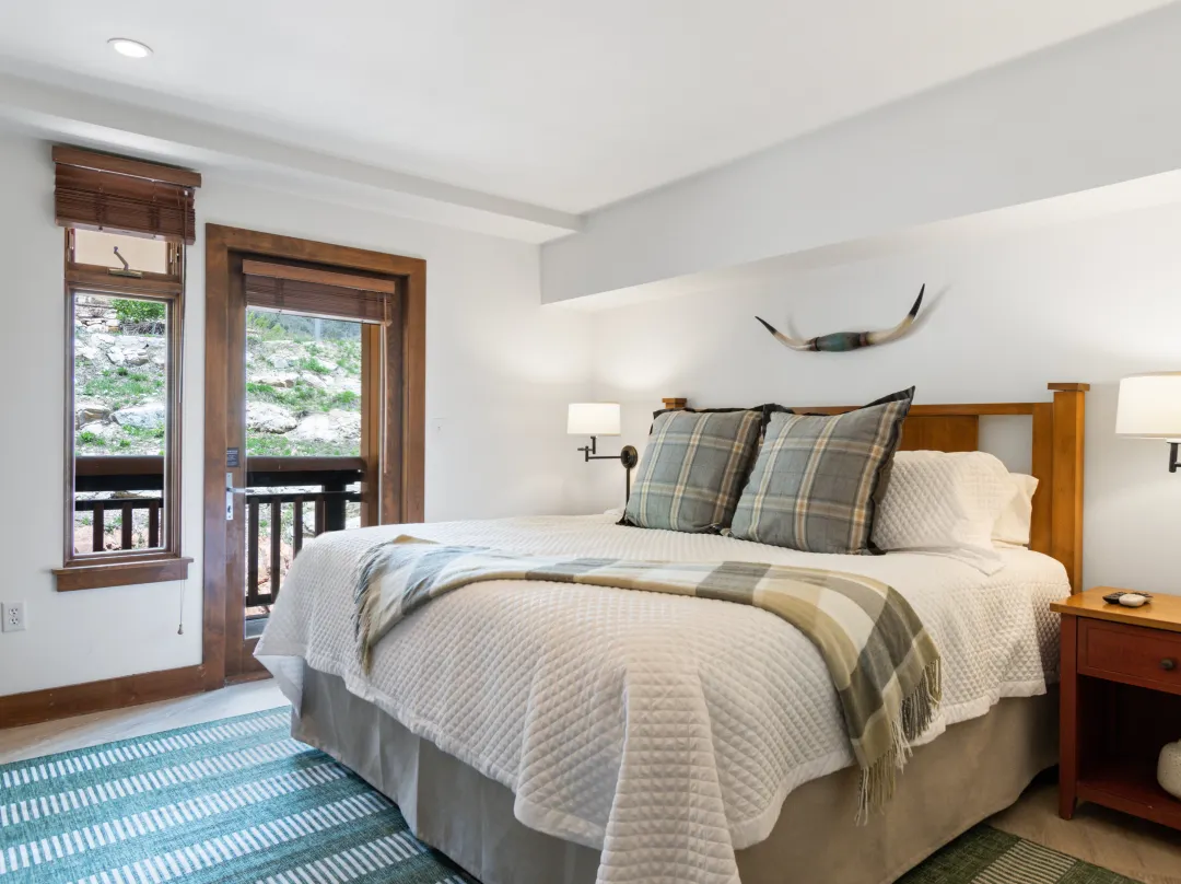 Perfect For Summer With Large Private Patio And Pool, Hiking Golf Concerts Just Out The Door B224 - 솔리투드