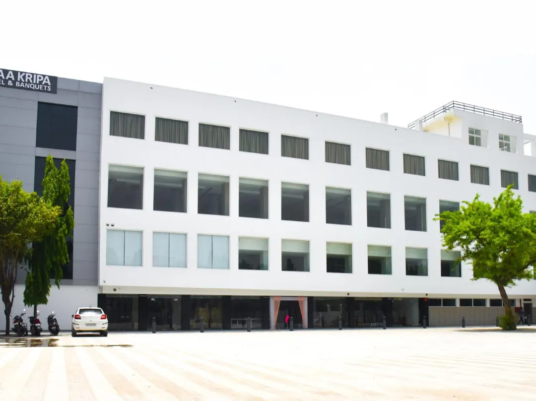 Maa Kripa Hotel And Banquets - Lucknow