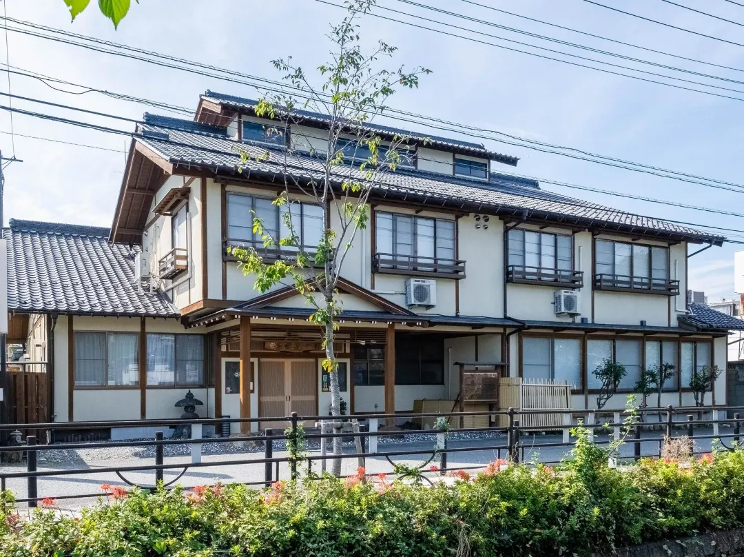 Fujizakura Onsen Ryokan - 山梨縣