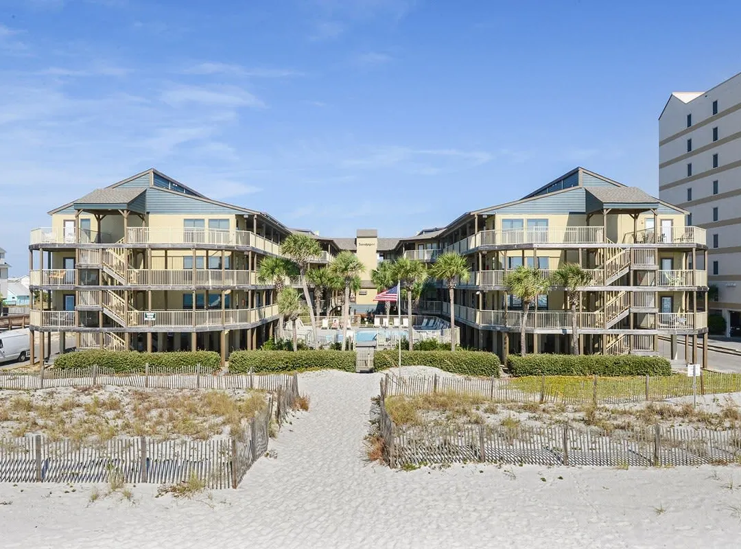 Sandpiper 1c- Stylish, Gulf-side, Affordable! - Gulf Shores, AL