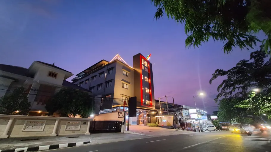 Eno Front One Hotel Semarang - Semarang