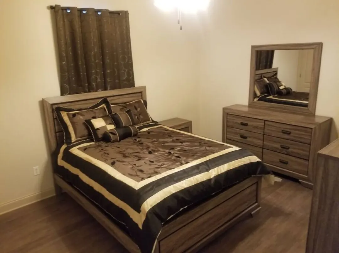 Private Oasis With New Orleans Decor - Spacious Stylish Retreat - Hammond, LA