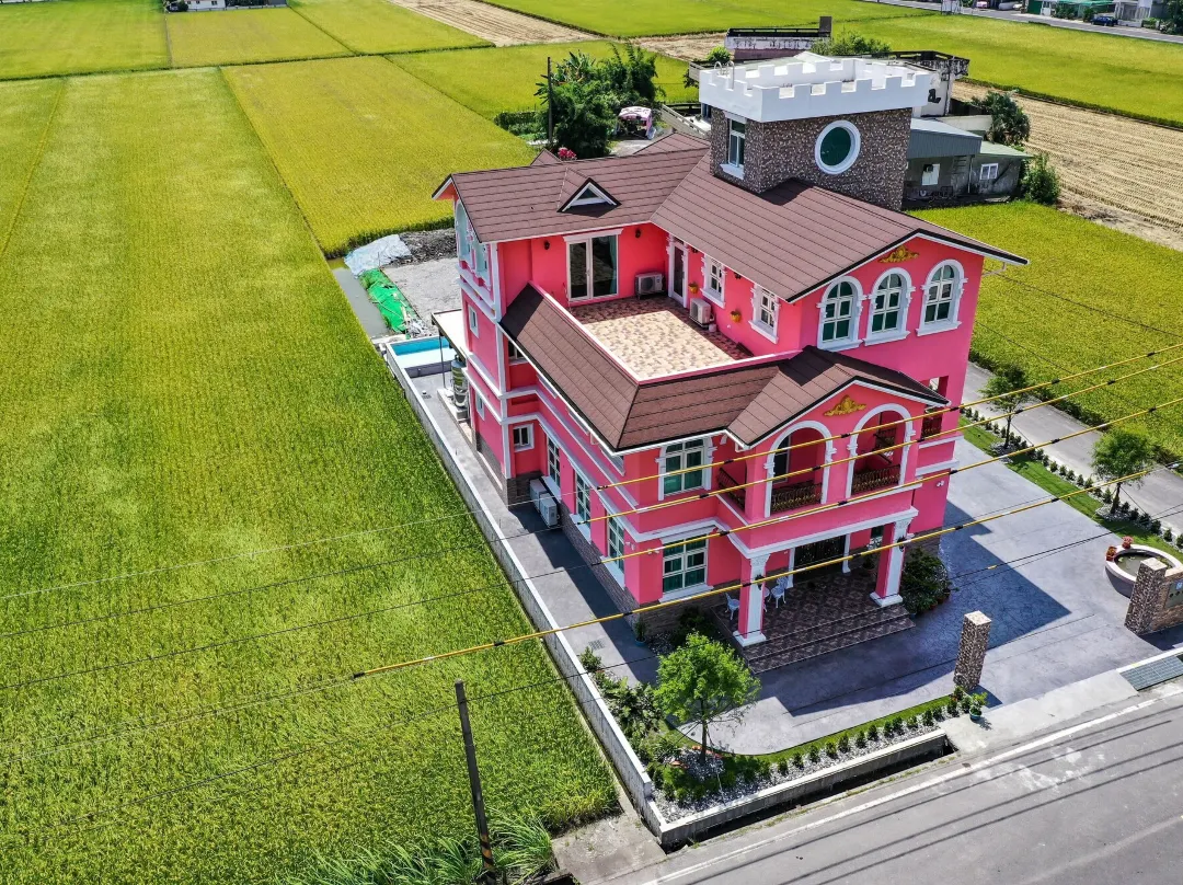 Honeysuckle Family Castle - Yilan County