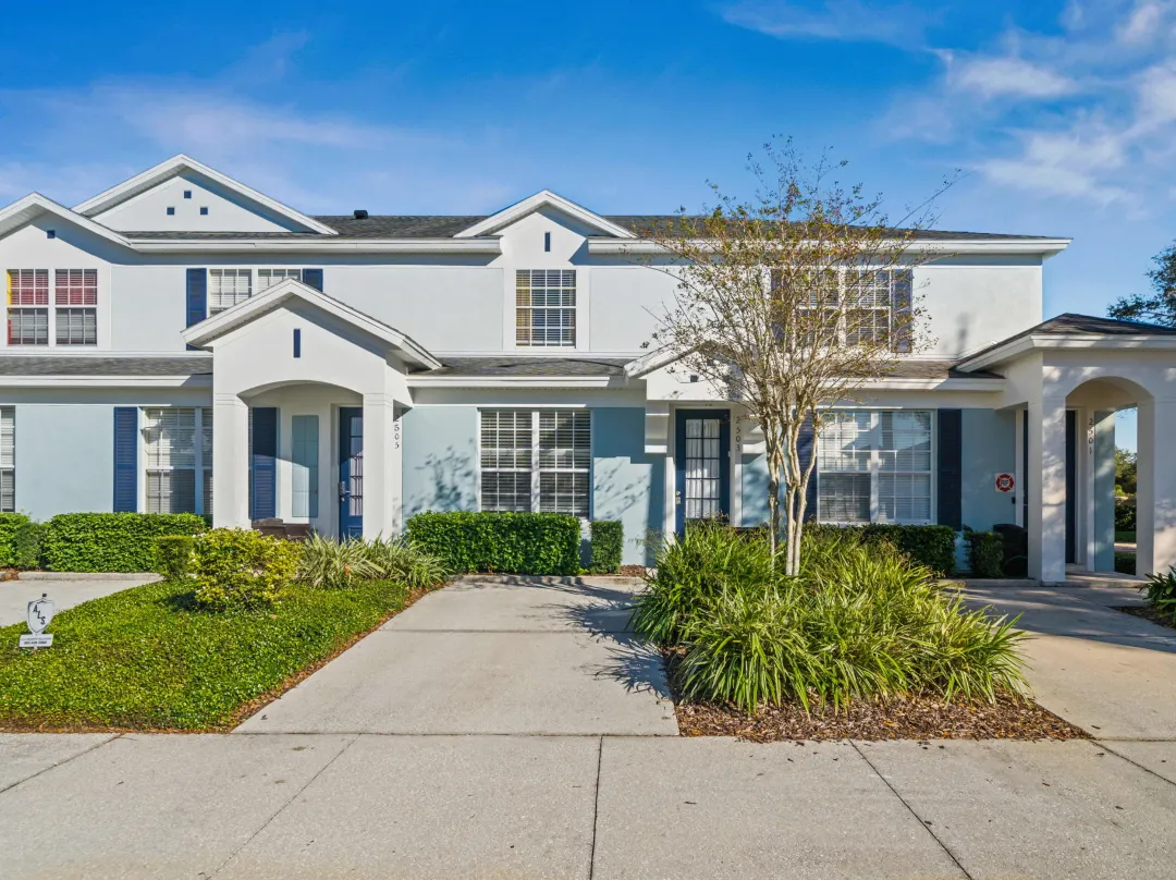 Stunning Covered Pool And Spacious Living Area - Charming Vacation Haven - Celebration, FL
