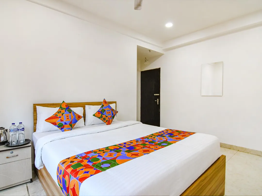 Fabhotel Grand Hazra Inn - Nr. Ballygunge Station - Howrah