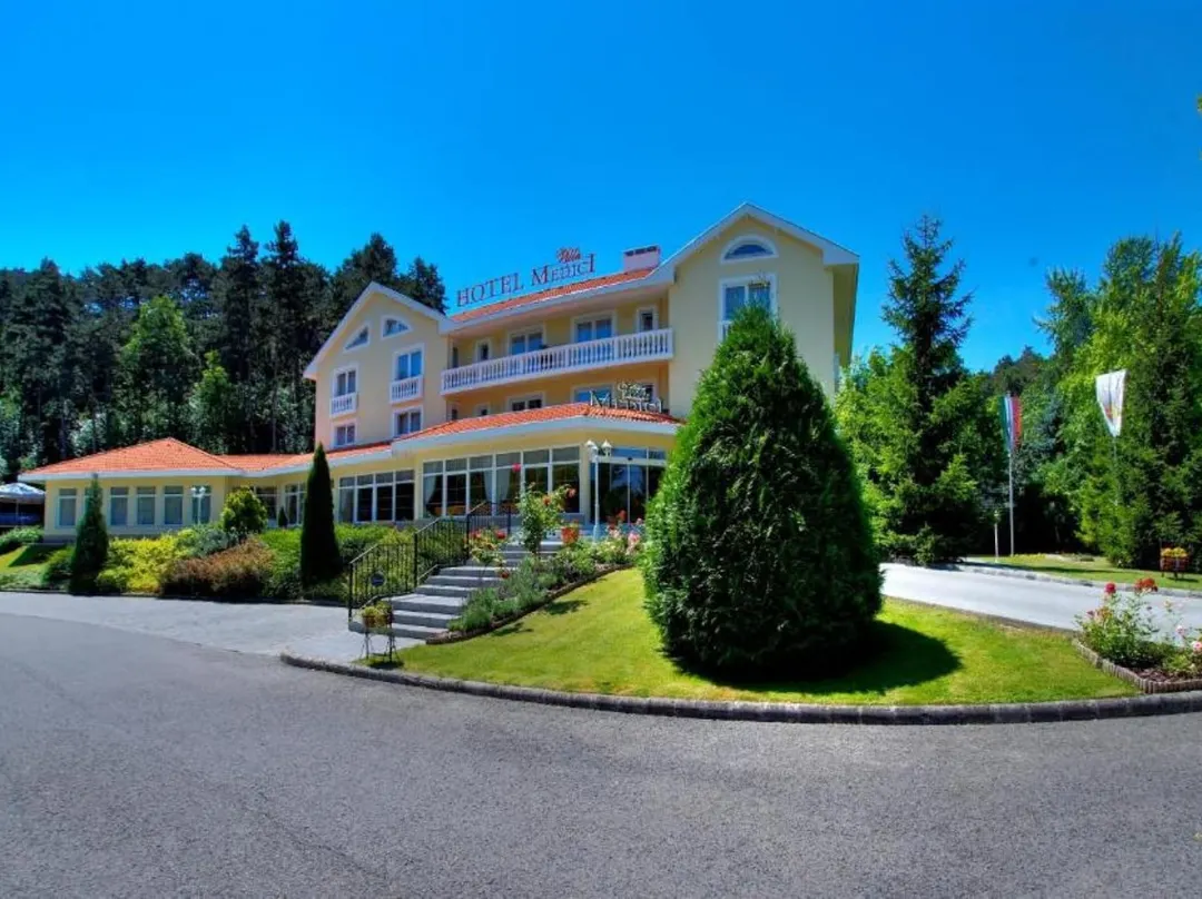 Villa Medici Hotel & Restaurant - Veszprém