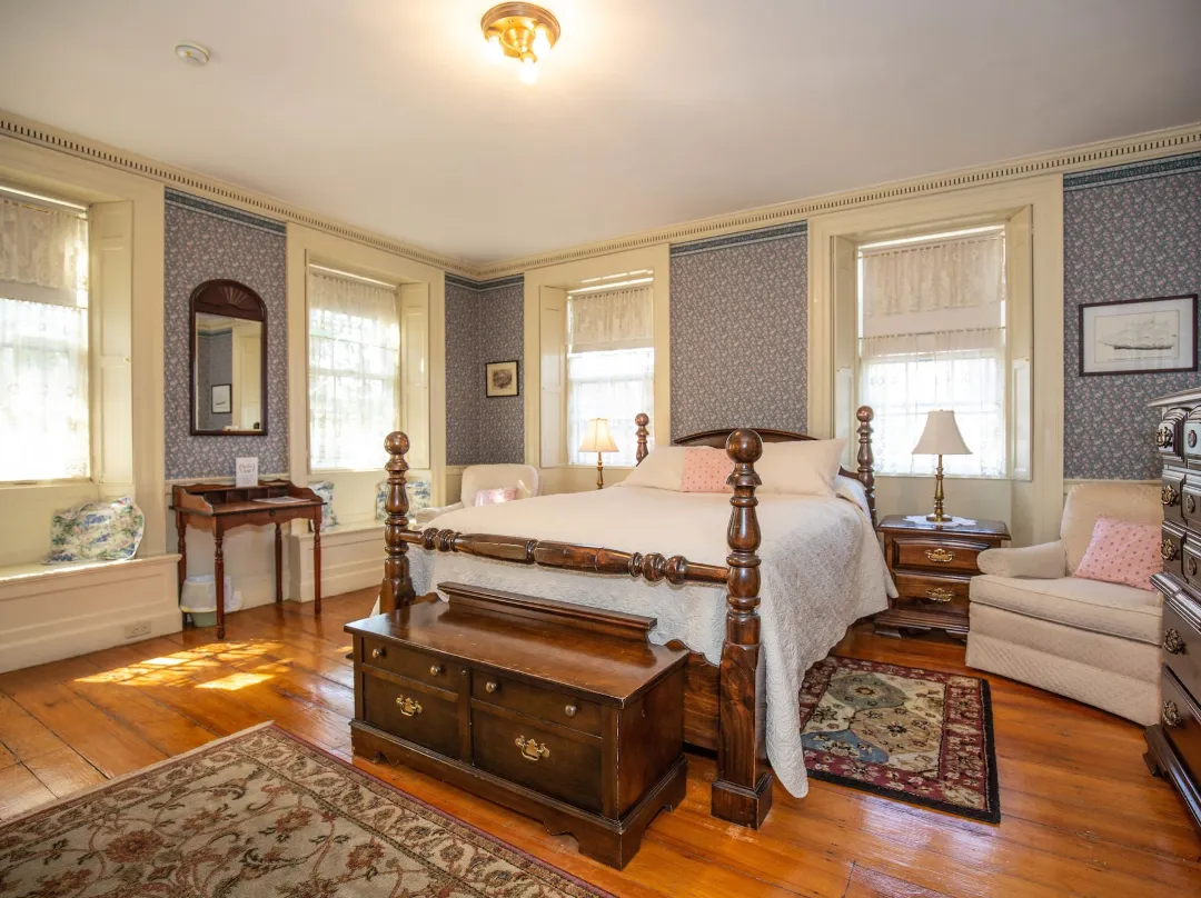 Clark Currier Inn - Newburyport, MA