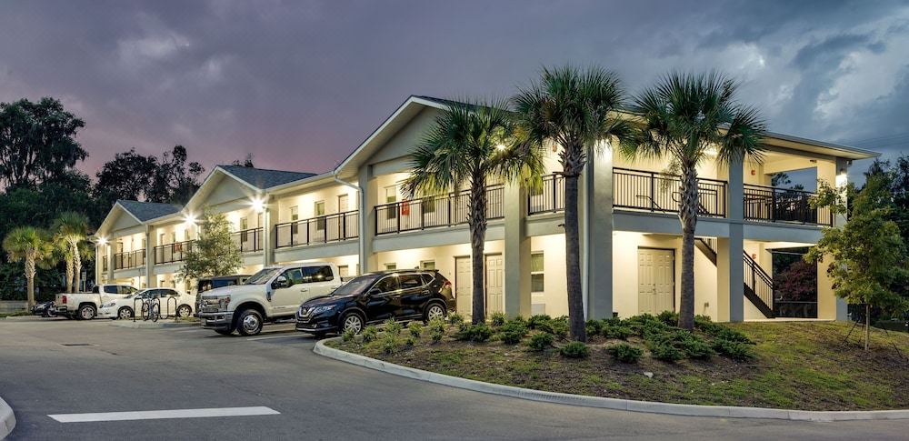 Ocala Suites - Ocala, FL