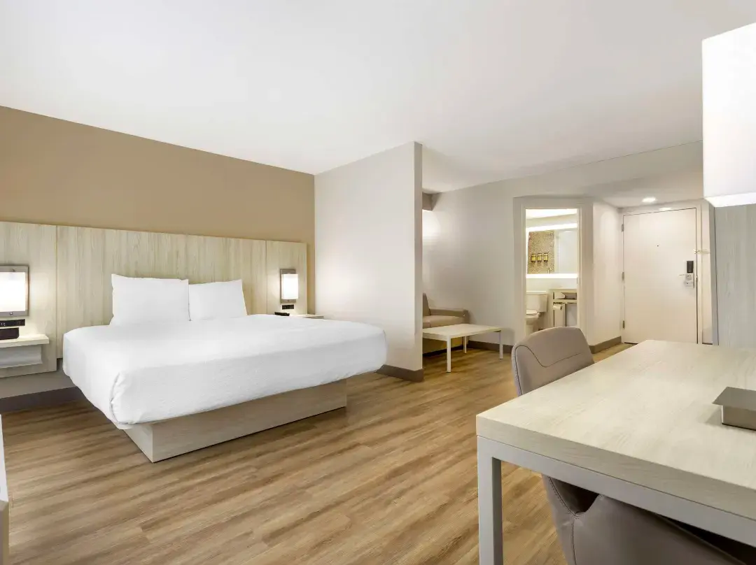 Best Western Plus Sugar Land/stafford - Stafford, TX