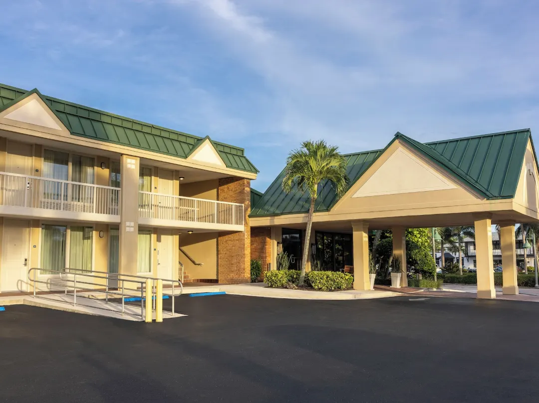 Ocean Breeze Inn Vero Beach - Vero Beach, FL