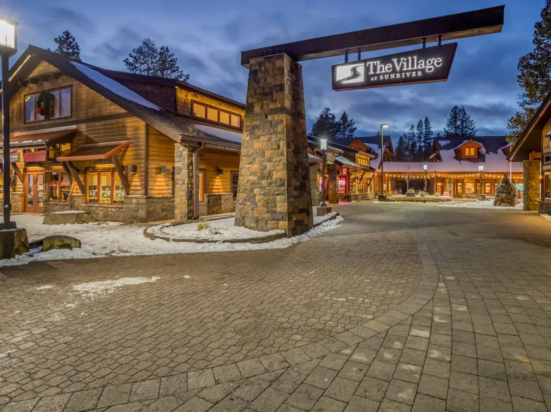 Stunning Luxury Home With Gourmet Kitchen And Hot Tub - Exquisite Retreat - Sunriver, OR