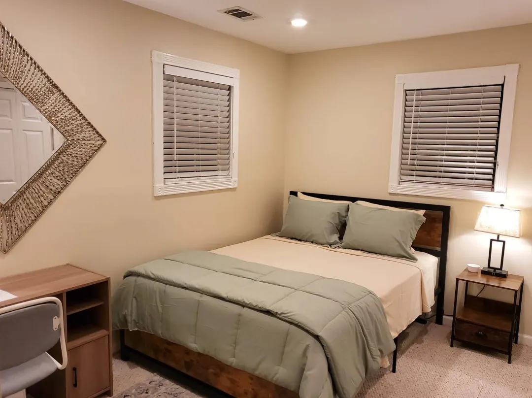 Majestic Private Room. - Alexandria, VA