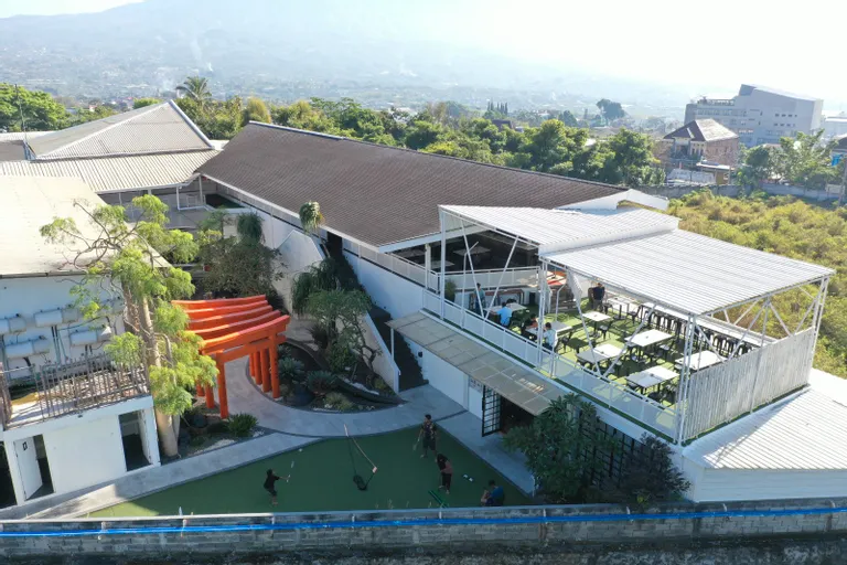 Kontena Hotel - Batu