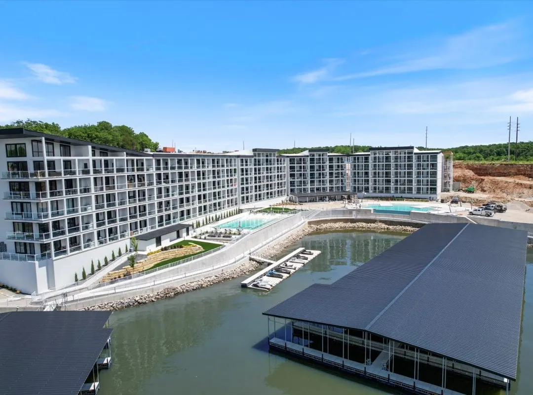 Breathtaking Main Channel Views And Spacious Balcony - Elegant Sanctuary - Camdenton, MO