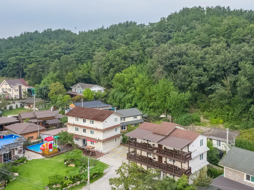 Gyeongju Bonjour Pension - Gyeongju-si