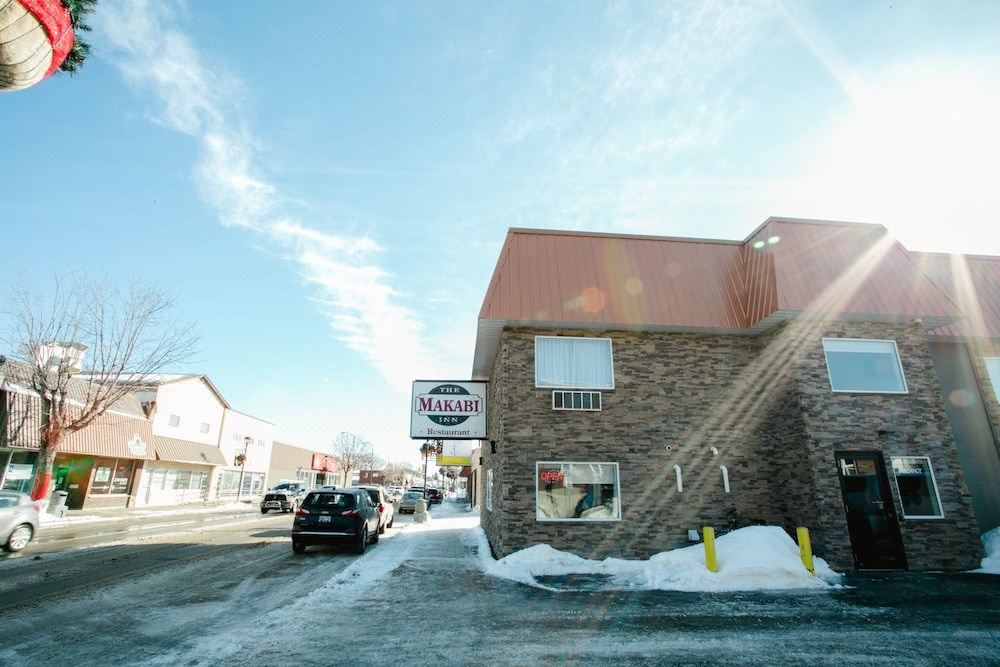 The Sleepy Owl - Fort Frances