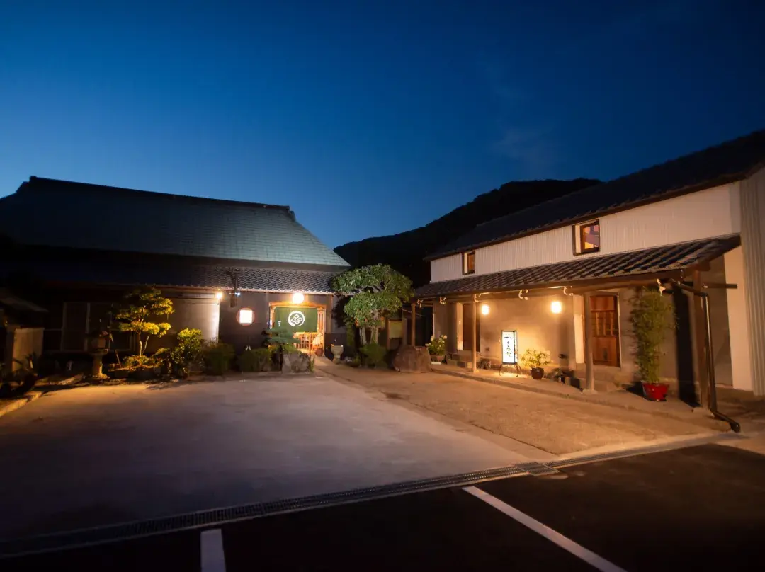 Gamoya A Renovated Soy Sauce Storehouse Built In - Takamatsu