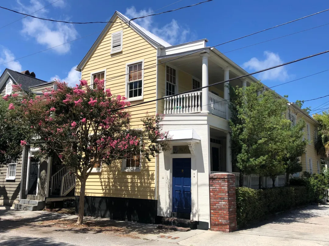 Historic Vibes And Modern Comforts - Charming Elegant Retreat - Charleston, SC
