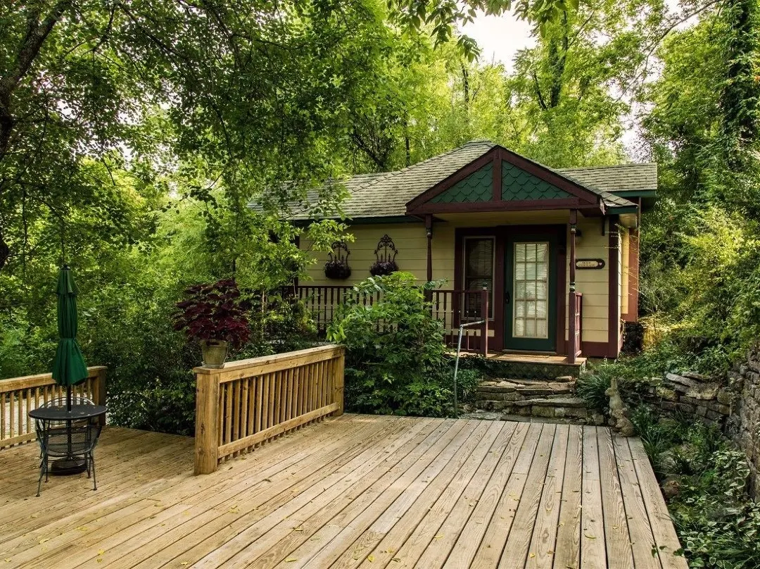 Hidden Springs Bed And Breakfast - Eureka Springs, AR