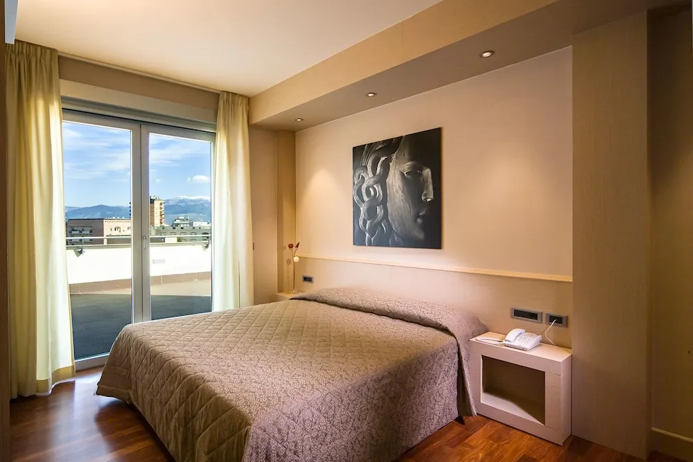 Hotel Europa - Latina