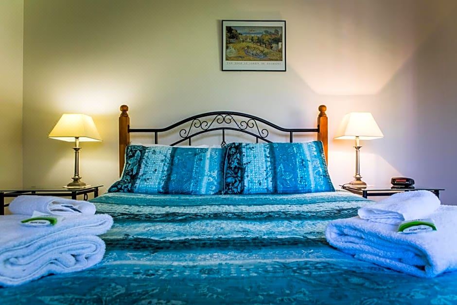 Whispering Pines Cottages - Blue Mountains