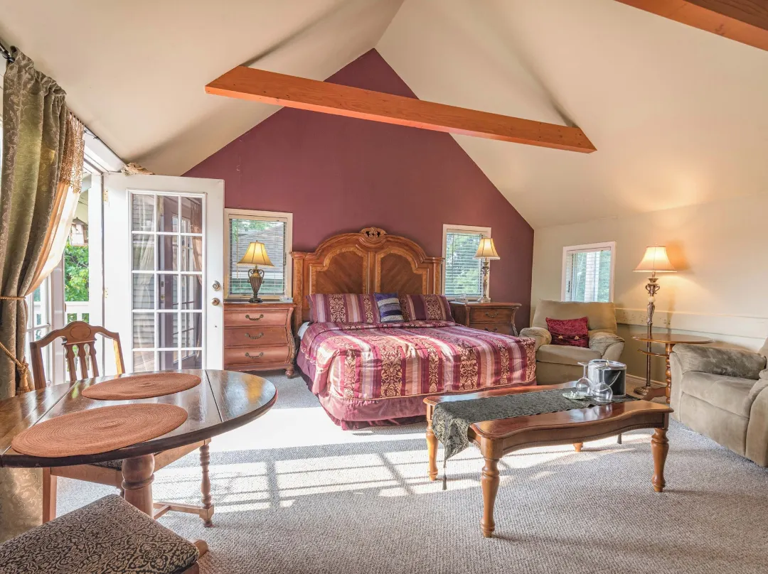 White Rose Inns - Wisconsin Dells, WI