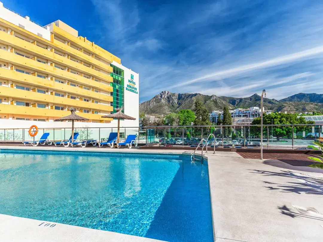 Encantador Apartamento Con Terraza Y Vistas Al Mar - Marbella