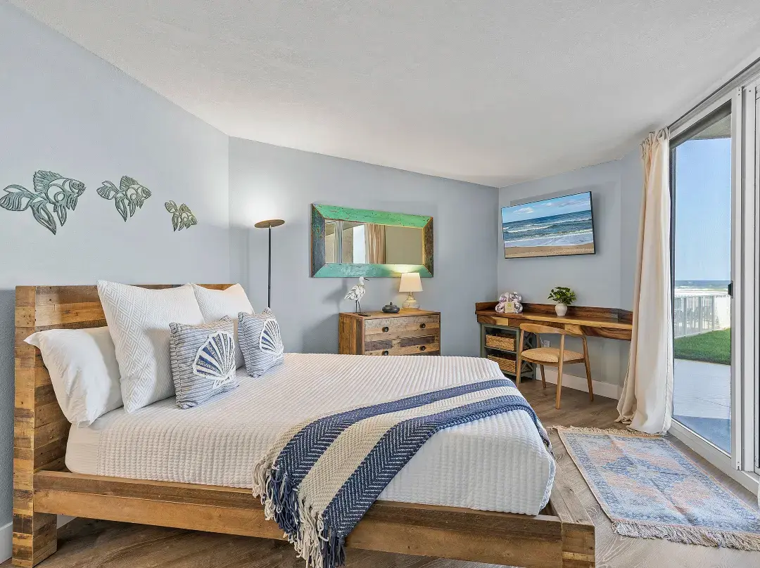 Oceanfront Patio And Beach Access - Spacious Family Haven - New Smyrna Beach, FL