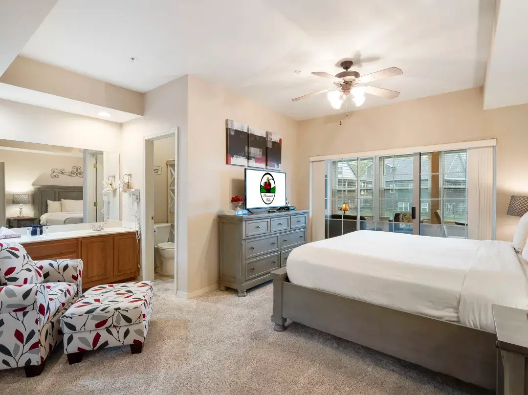 Spacious Sunroom And Indoor Pool Access - Charming Golf Retreat - Branson, MO